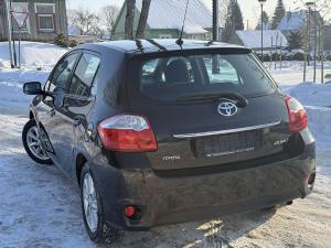 Black Toyota Auris 2010 in Raseiniai, with an engine capacity of 2.00 L and mileage of 260 thousand km for 3250 €, photo 7 on AUTOMOTO.COM.LV