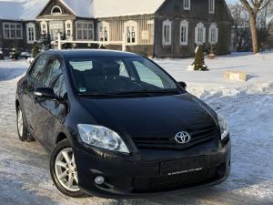 Black Toyota Auris 2010 in Raseiniai, with an engine capacity of 2.00 L and mileage of 260 thousand km for 3250 €, photo 23 on AUTOMOTO.COM.LV
