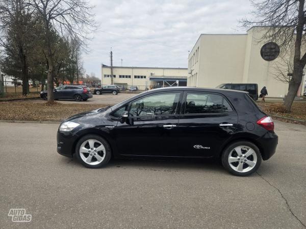 Black Toyota Auris 2010 in Jonava, with an engine capacity of 1.80 L and mileage of 269 thousand km for 4900 €, photo 2 on AUTOMOTO.COM.LV