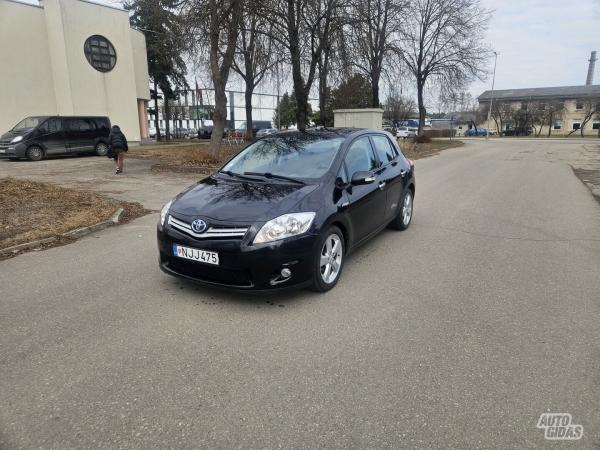 Black Toyota Auris 2010 in Jonava, with an engine capacity of 1.80 L and mileage of 269 thousand km for 4900 €, photo 3 on AUTOMOTO.COM.LV