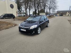 Melns Toyota Auris 2010 Jonava, ar dzinēja tilpumu 1.80 L un nobraukumu 269 tūkst. km par 4900 €, foto 3 vietnē AUTOMOTO.COM.LV