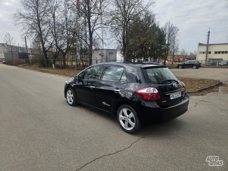 Melns Toyota Auris 2010 Jonava, ar dzinēja tilpumu 1.80 L un nobraukumu 269 tūkst. km par 4900 €, foto 6 vietnē AUTOMOTO.COM.LV