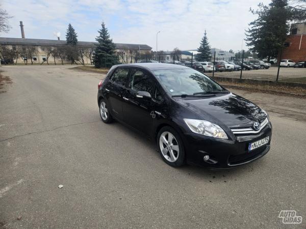 Melns Toyota Auris 2010 Jonava, ar dzinēja tilpumu 1.80 L un nobraukumu 270 tūkst. km par 4800 €, foto 3 vietnē AUTOMOTO.COM.LV