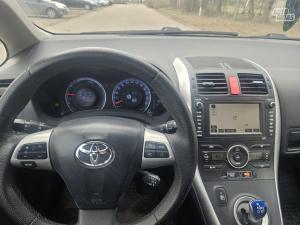 Black Toyota Auris 2010 in Jonava, with an engine capacity of 1.80 L and mileage of 270 thousand km for 4800 €, photo 10 on AUTOMOTO.COM.LV