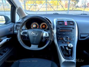 Black Toyota Auris 2010 in Tallinn, with an engine capacity of 1.60 L and mileage of 215 thousand km for 4890 €, photo 6 on AUTOMOTO.COM.LV