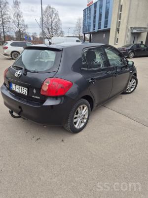 Melns Toyota Auris 2010 Rīga, ar dzinēja tilpumu 1.40 L un nobraukumu 241 tūkst. km par 2999 €, foto 5 vietnē AUTOMOTO.COM.LV