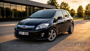Black Toyota Auris 2010 in Tallinn, with an engine capacity of 0.00 L and mileage of 323 thousand km for 3999 €, photo  on AUTOMOTO.COM.LV