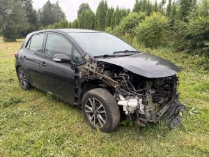 Melns Toyota Auris 2010 Viļņa, ar dzinēja tilpumu 1.80 L un nobraukumu 200 tūkst. km par 1900 €, foto 4 vietnē AUTOMOTO.COM.LV