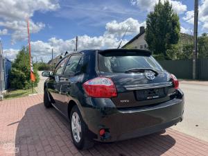 Melns Toyota Auris 2010 Kauņa, ar dzinēja tilpumu 1.80 L un nobraukumu 230 tūkst. km par 4499 €, foto 5 vietnē AUTOMOTO.COM.LV