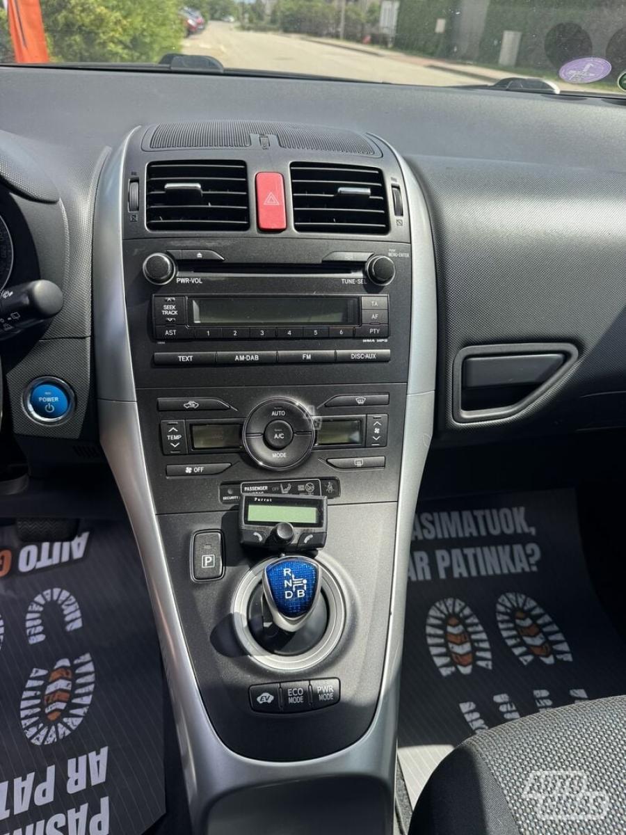 Melns Toyota Auris 2010 Kauņa, ar dzinēja tilpumu 1.80 L un nobraukumu 230 tūkst. km par 4499 €, foto 10 vietnē AUTOMOTO.COM.LV