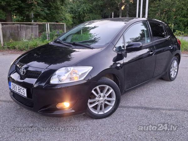 Black Toyota Auris 2010 in Tartu, with an engine capacity of 1.60 L and mileage of 261 thousand km for 2499 €, photo 4 on AUTOMOTO.COM.LV