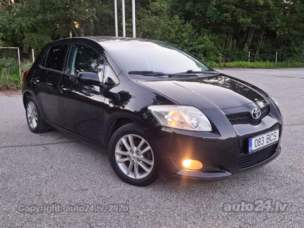 Black Toyota Auris 2010 in Tartu, with an engine capacity of 1.60 L and mileage of 261 thousand km for 2499 €, photo 5 on AUTOMOTO.COM.LV
