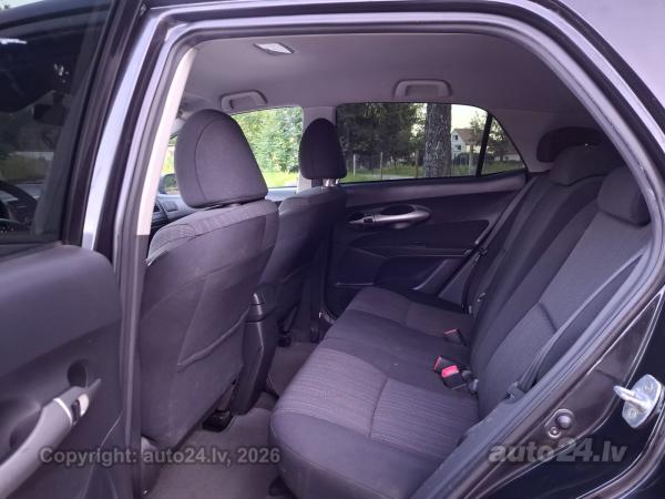 Black Toyota Auris 2010 in Tartu, with an engine capacity of 1.60 L and mileage of 261 thousand km for 2499 €, photo 9 on AUTOMOTO.COM.LV
