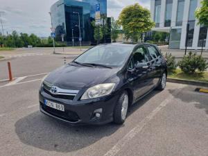 Black Toyota Auris 2010 in Vilnius, with an engine capacity of 1.80 L and mileage of 142 thousand km for 6600 €, photo  on AUTOMOTO.COM.LV