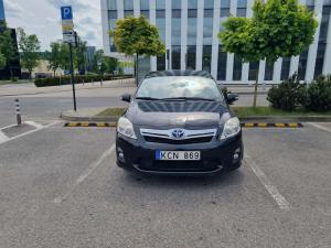 Black Toyota Auris 2010 in Vilnius, with an engine capacity of 1.80 L and mileage of 142 thousand km for 6600 €, photo 3 on AUTOMOTO.COM.LV