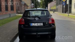 Черный Тойота Аурис 2010 в Рига, объемом двигателя 1.40 л и пробегом 242 тыс. км за 3000 €, фото 6 на AUTOMOTO.COM.LV