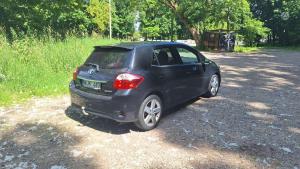 Melns Toyota Auris 2010 Viļņa, ar dzinēja tilpumu 2.00 L un nobraukumu 230 tūkst. km par 3050 €, foto 9 vietnē AUTOMOTO.COM.LV