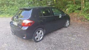Melns Toyota Auris 2010 Viļņa, ar dzinēja tilpumu 2.00 L un nobraukumu 230 tūkst. km par 3050 €, foto 16 vietnē AUTOMOTO.COM.LV