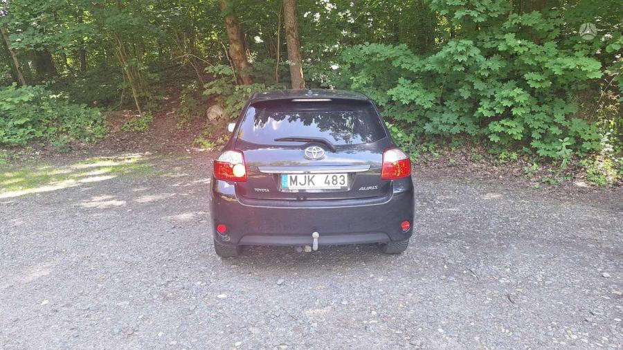 Melns Toyota Auris 2010 Viļņa, ar dzinēja tilpumu 2.00 L un nobraukumu 230 tūkst. km par 3050 €, foto 17 vietnē AUTOMOTO.COM.LV