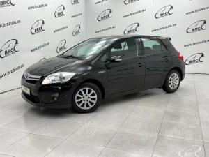 Melns Toyota Auris 2010 Viļņa, ar dzinēja tilpumu 1.80 L un nobraukumu 225 tūkst. km par 6500 €, foto  vietnē AUTOMOTO.COM.LV