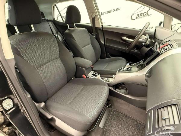 Melns Toyota Auris 2010 Viļņa, ar dzinēja tilpumu 1.80 L un nobraukumu 225 tūkst. km par 6500 €, foto 7 vietnē AUTOMOTO.COM.LV