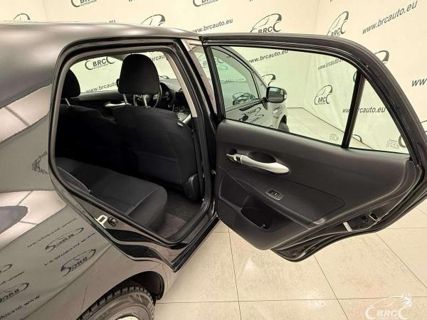 Melns Toyota Auris 2010 Viļņa, ar dzinēja tilpumu 1.80 L un nobraukumu 225 tūkst. km par 6500 €, foto 10 vietnē AUTOMOTO.COM.LV