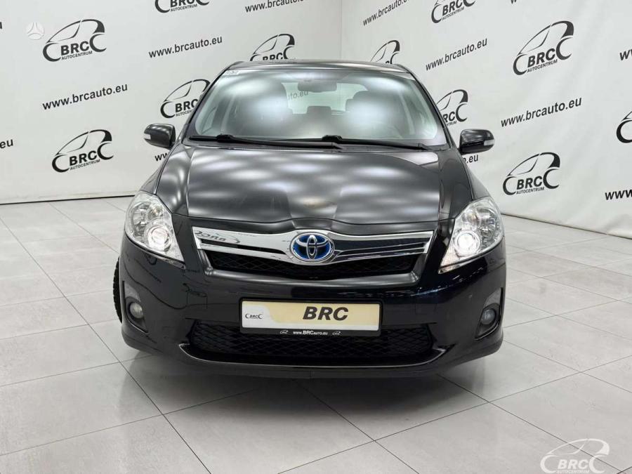 Black Toyota Auris 2010 in Vilnius, with an engine capacity of 1.80 L and mileage of 225 thousand km for 6500 €, photo 19 on AUTOMOTO.COM.LV