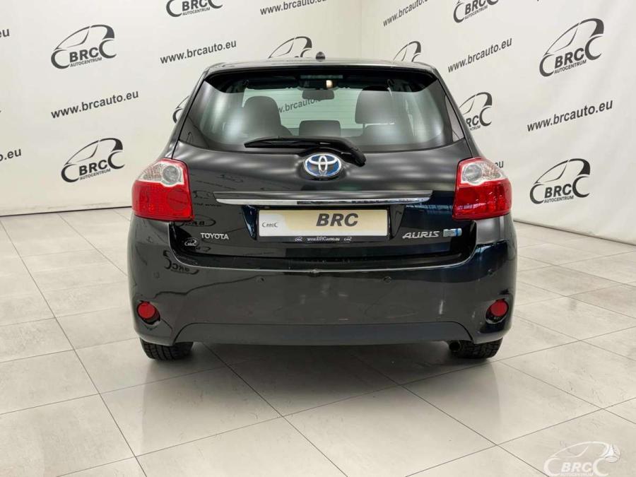 Black Toyota Auris 2010 in Vilnius, with an engine capacity of 1.80 L and mileage of 225 thousand km for 6500 €, photo 20 on AUTOMOTO.COM.LV