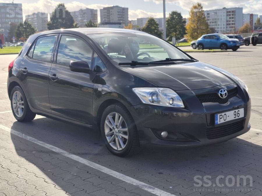 Melns Toyota Auris 2010 Rīga, ar dzinēja tilpumu 1.30 L un nobraukumu 250 tūkst. km par 2800 €, foto 3 vietnē AUTOMOTO.COM.LV