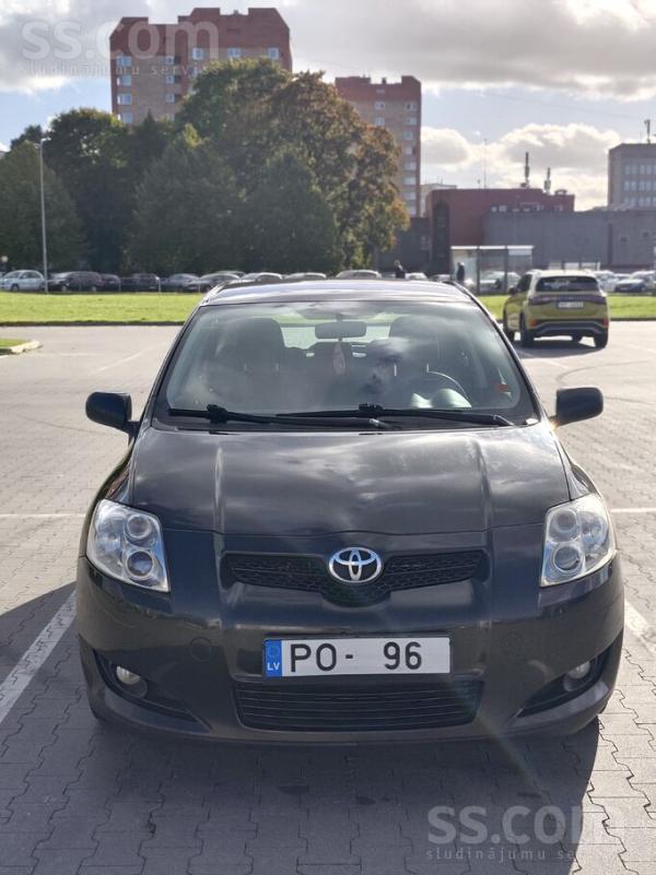 Toyota Auris 2010 Rīga vietnē Melns Toyota Auris 2010 Rīga, ar dzinēja tilpumu 1.30 L un nobraukumu 250 tūkst. km par 2800 €, foto 4 vietnē AUTOMOTO.COM.LV