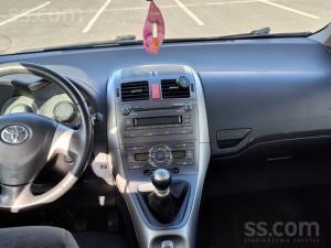 Melns Toyota Auris 2010 Rīga, ar dzinēja tilpumu 1.30 L un nobraukumu 250 tūkst. km par 2800 €, foto 9 vietnē AUTOMOTO.COM.LV
