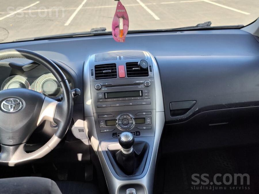 Melns Toyota Auris 2010 Rīga, ar dzinēja tilpumu 1.30 L un nobraukumu 250 tūkst. km par 2800 €, foto 9 vietnē AUTOMOTO.COM.LV