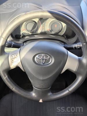 Melns Toyota Auris 2010 Rīga, ar dzinēja tilpumu 1.30 L un nobraukumu 250 tūkst. km par 2800 €, foto 11 vietnē AUTOMOTO.COM.LV