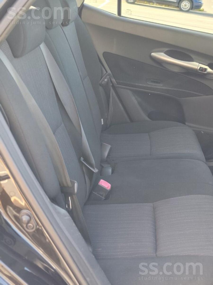 Melns Toyota Auris 2010 Rīga, ar dzinēja tilpumu 1.30 L un nobraukumu 250 tūkst. km par 2800 €, foto 12 vietnē AUTOMOTO.COM.LV