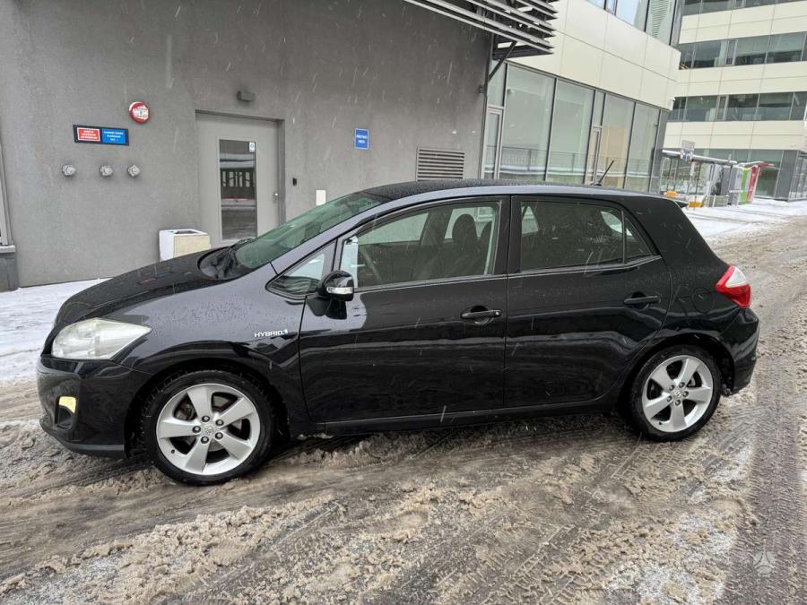 Melns Toyota Auris 2011 Viļņa, ar dzinēja tilpumu 1.80 L un nobraukumu 245 tūkst. km par 5450 €, foto 9 vietnē AUTOMOTO.COM.LV