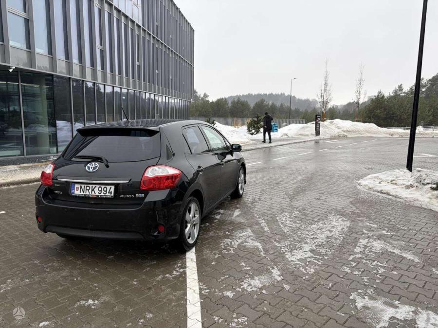Melns Toyota Auris 2011 Viļņa, ar dzinēja tilpumu 0.00 L un nobraukumu 245 tūkst. km par 5000 €, foto 7 vietnē AUTOMOTO.COM.LV