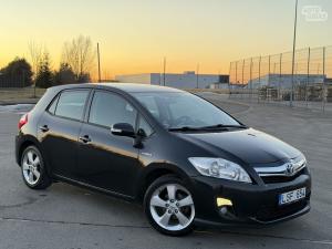 Black Toyota Auris 2011 in Panevezys, with an engine capacity of 1.80 L and mileage of 266 thousand km for 5700 €, photo  on AUTOMOTO.COM.LV