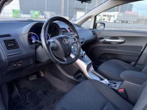 Melns Toyota Auris 2011 Panevēža, ar dzinēja tilpumu 1.80 L un nobraukumu 266 tūkst. km par 5700 €, foto 9 vietnē AUTOMOTO.COM.LV