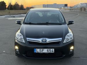 Black Toyota Auris 2011 in Panevezys, with an engine capacity of 1.80 L and mileage of 266 thousand km for 5500 €, photo 3 on AUTOMOTO.COM.LV