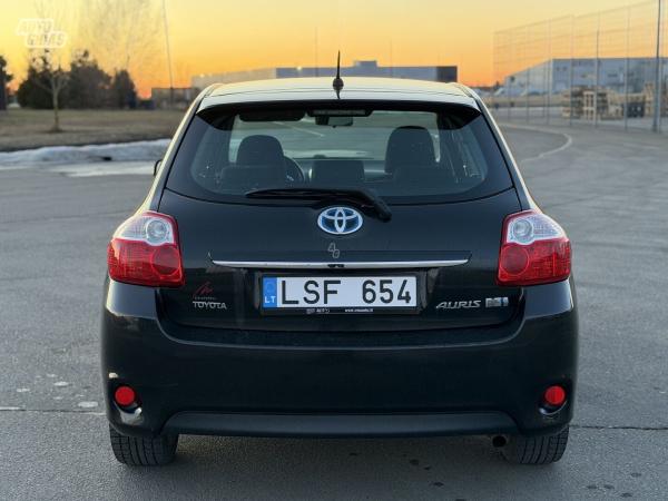Melns Toyota Auris 2011 Panevēža, ar dzinēja tilpumu 1.80 L un nobraukumu 266 tūkst. km par 5500 €, foto 7 vietnē AUTOMOTO.COM.LV