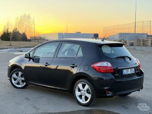 Black Toyota Auris 2011 in Panevezys, with an engine capacity of 1.80 L and mileage of 266 thousand km for 5500 €, photo 8 on AUTOMOTO.COM.LV