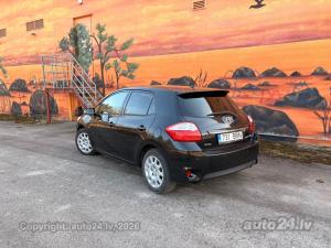 Black Toyota Auris 2011 in Tallinn, with an engine capacity of 1.80 L and mileage of 167 thousand km for 6200 €, photo 4 on AUTOMOTO.COM.LV