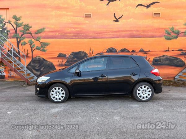 Melns Toyota Auris 2011 Tallina, ar dzinēja tilpumu 1.80 L un nobraukumu 167 tūkst. km par 6200 €, foto 5 vietnē AUTOMOTO.COM.LV