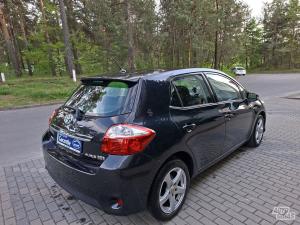 Черный Тойота Аурис 2011 в Вильнюс, объемом двигателя 1.80 л и пробегом 227 тыс. км за 6250 €, фото 9 на AUTOMOTO.COM.LV