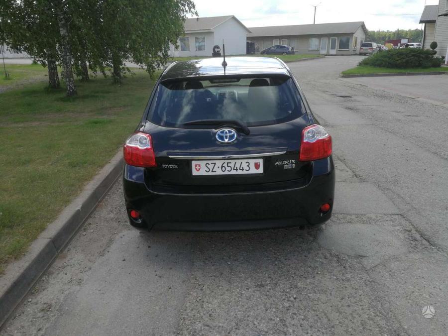 Черный Тойота Аурис 2011 в Вильнюс, объемом двигателя 1.80 л и пробегом 200 тыс. км за 6350 €, фото 3 на AUTOMOTO.COM.LV