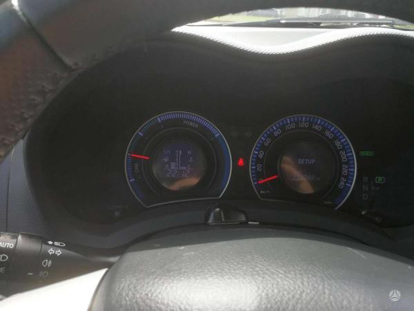 Black Toyota Auris 2011 in Vilnius, with an engine capacity of 1.80 L and mileage of 200 thousand km for 6350 €, photo 3 on AUTOMOTO.COM.LV