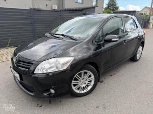 Melns Toyota Auris 2011 Kauņa, ar dzinēja tilpumu 1.40 L un nobraukumu 400 tūkst. km par 3450 €, foto 3 vietnē AUTOMOTO.COM.LV