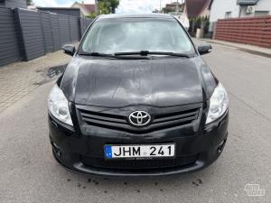 Melns Toyota Auris 2011 Kauņa, ar dzinēja tilpumu 1.40 L un nobraukumu 400 tūkst. km par 3450 €, foto 4 vietnē AUTOMOTO.COM.LV