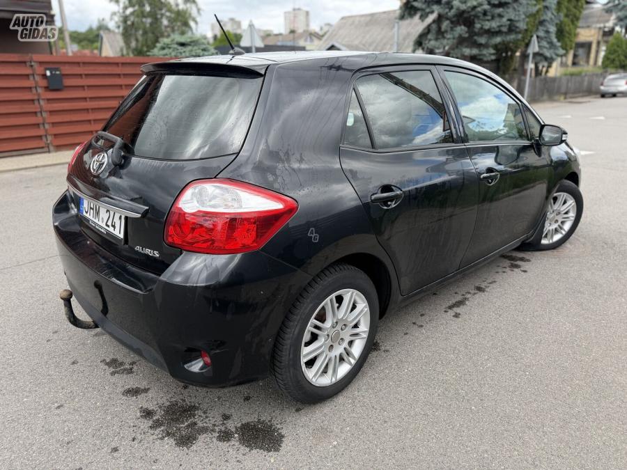 Melns Toyota Auris 2011 Kauņa, ar dzinēja tilpumu 1.40 L un nobraukumu 400 tūkst. km par 3450 €, foto 7 vietnē AUTOMOTO.COM.LV