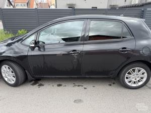 Melns Toyota Auris 2011 Kauņa, ar dzinēja tilpumu 1.40 L un nobraukumu 400 tūkst. km par 3450 €, foto 11 vietnē AUTOMOTO.COM.LV